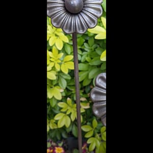 Daisy Garden Sculpture. Metal Flower. Metal Daisy. Plant Support ...