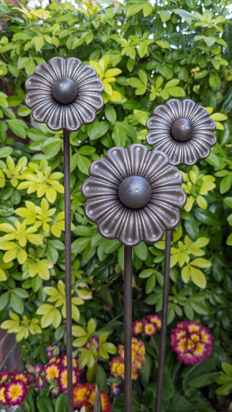 Daisy Garden Sculpture. Metal Flower. Metal Daisy. Plant | Etsy