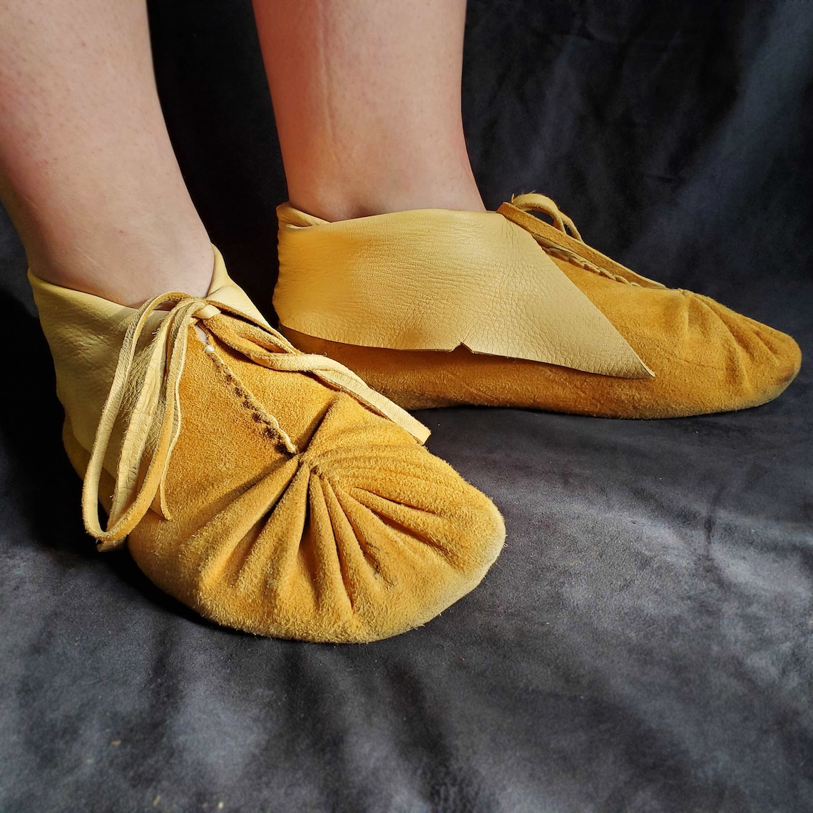 Traditional Cherokee Pucker Toe Moccasins | Etsy