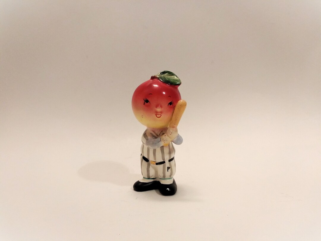 4.2 Vintage Anthropomorphic Apple Baseball Player Shaker Vintage Apple ...