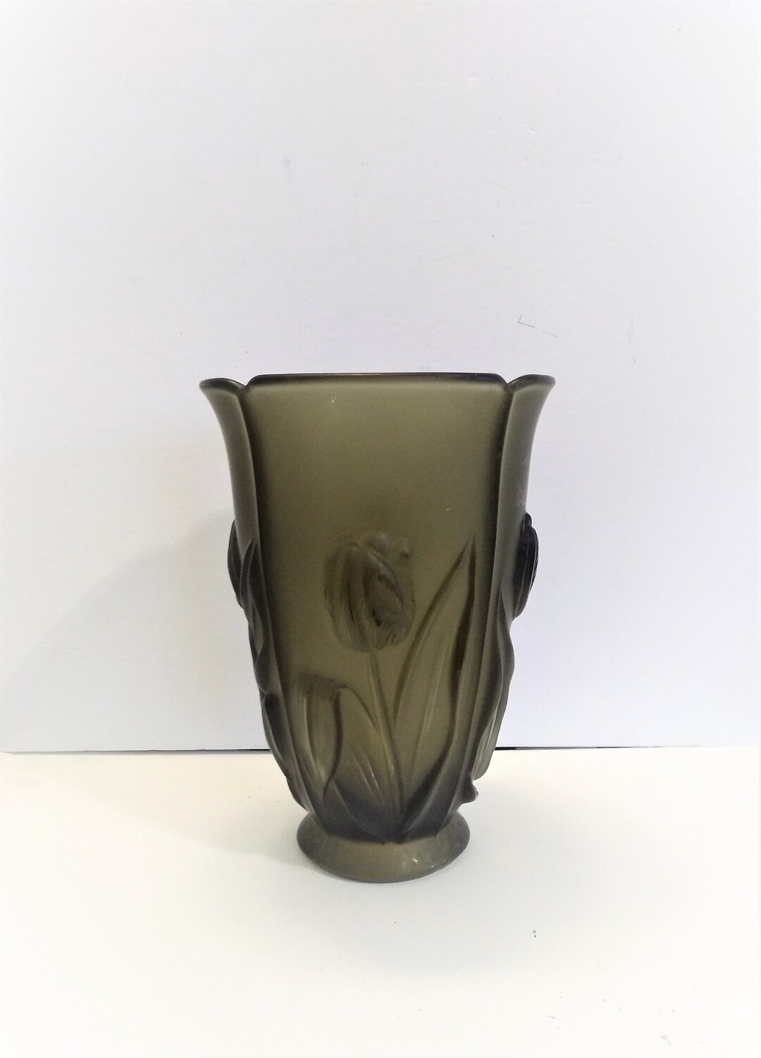 9" 4.4 Lbs. Smoke Glass Vase | Smoke Glass Tulip Vase | Josef Inwald ...