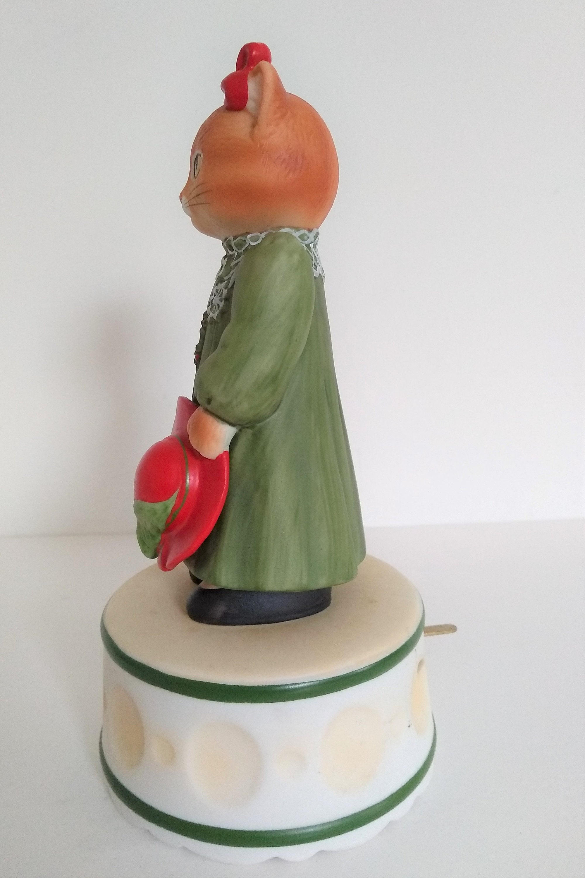 1985 Schmid Music Box Cat Music Box Cat in Green Dress - Etsy Canada