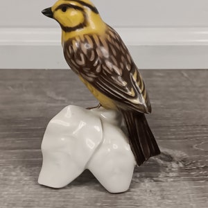 Vintage 1962 Goebel Goldammer (yellowhammer) Bird on Leaf Figurine 063 ...