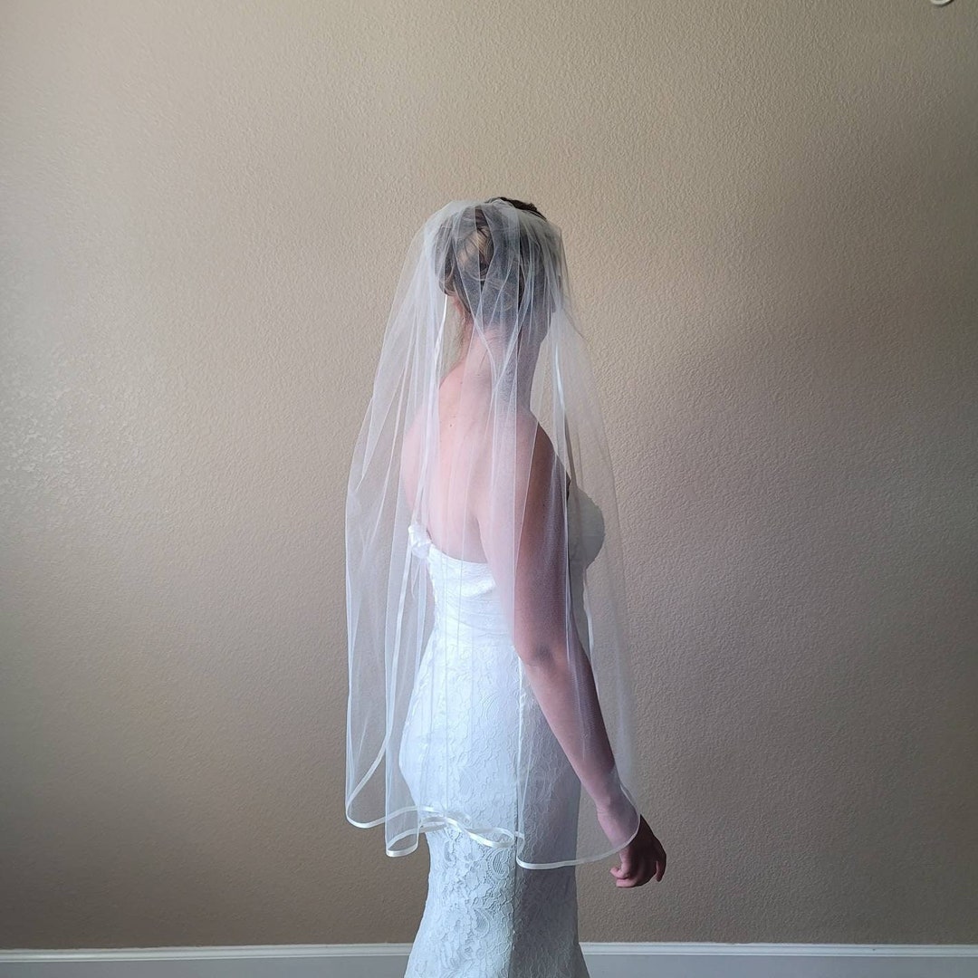Sale 36 Inches Hip Length Ivory | IVORY Hip Length One Tier 1/4 Satin ...