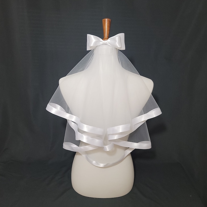 Petite Circle Ribbon Bow Veil 20 Inch | Communion | Bachelorette ...