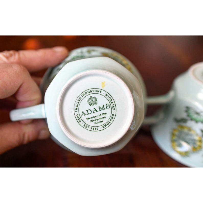 Paar ADAMS Wedgwood Ironstone Calyx Ware chinesischen Garten Teetassen ...