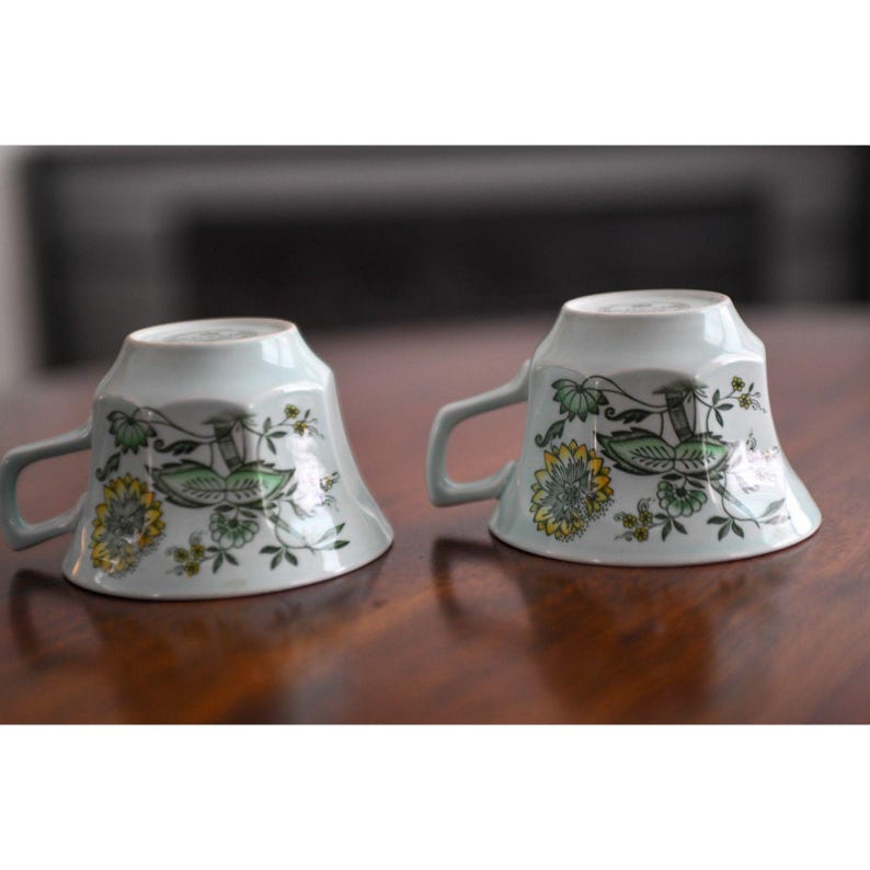Paar ADAMS Wedgwood Ironstone Calyx Ware chinesischen Garten Teetassen ...