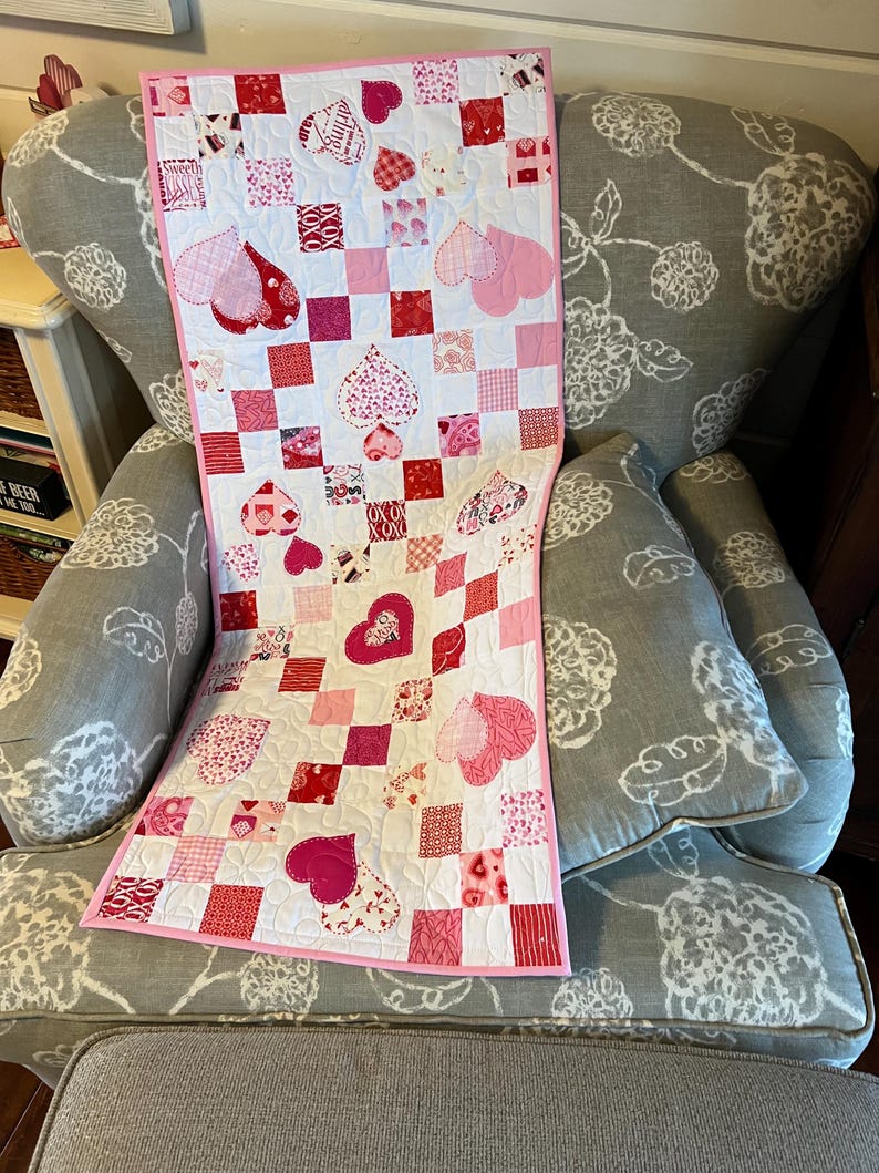 Handmade Quilted Valentines Day Table Runner - Etsy