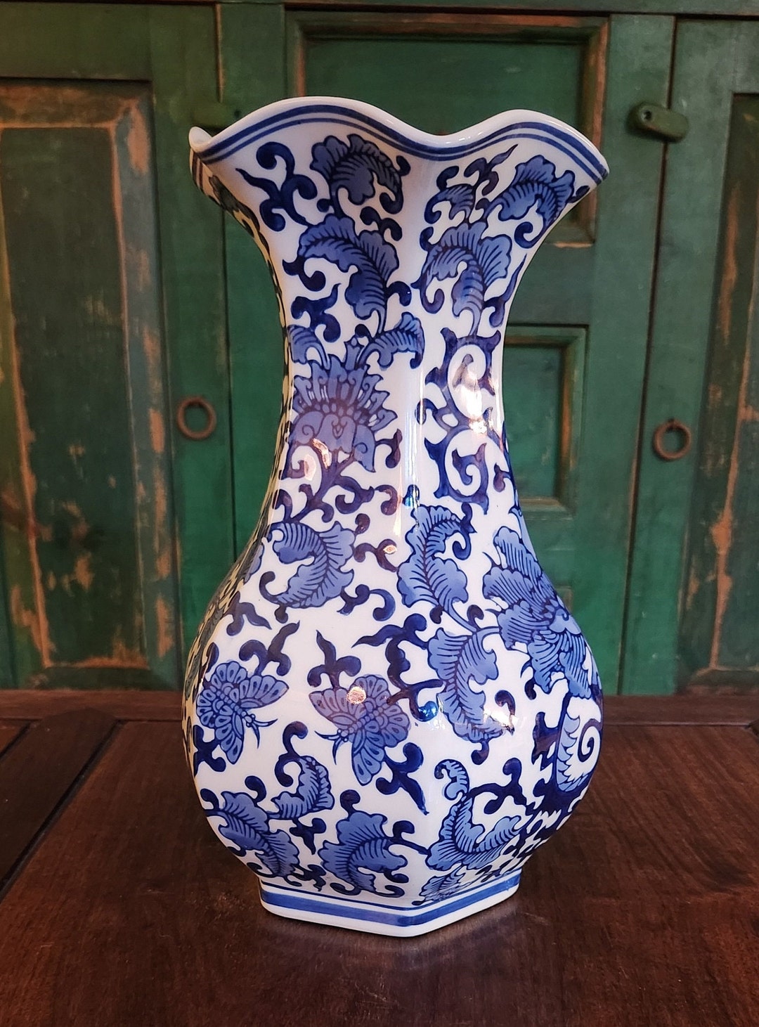 Fluted Blue and White Chinoiserie Vase - Etsy