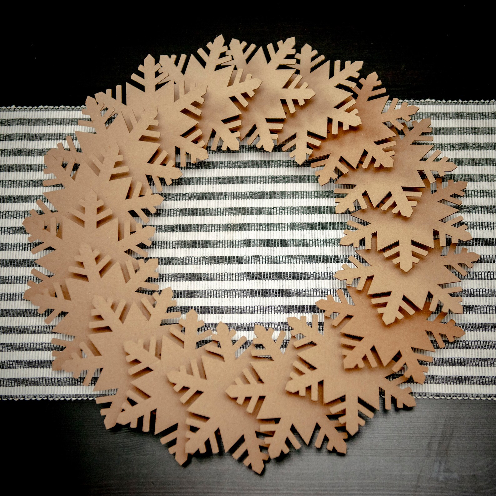 Winter Wreath - Cardboard Decoration for Self-assembly - Etsy
