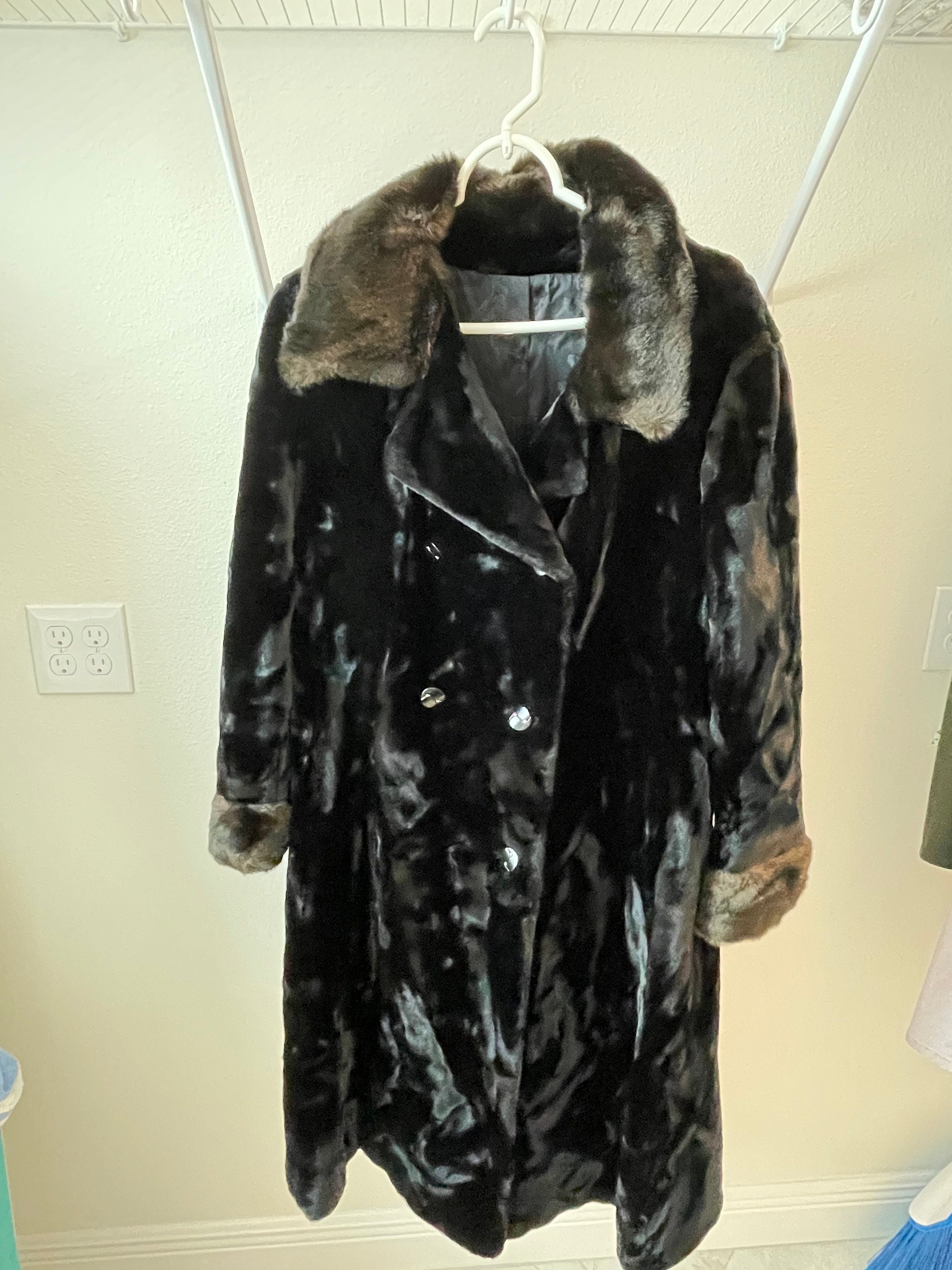 Black Faux Ultra Seal Fur Coat With Brown Accents / Sportowne NY Women ...