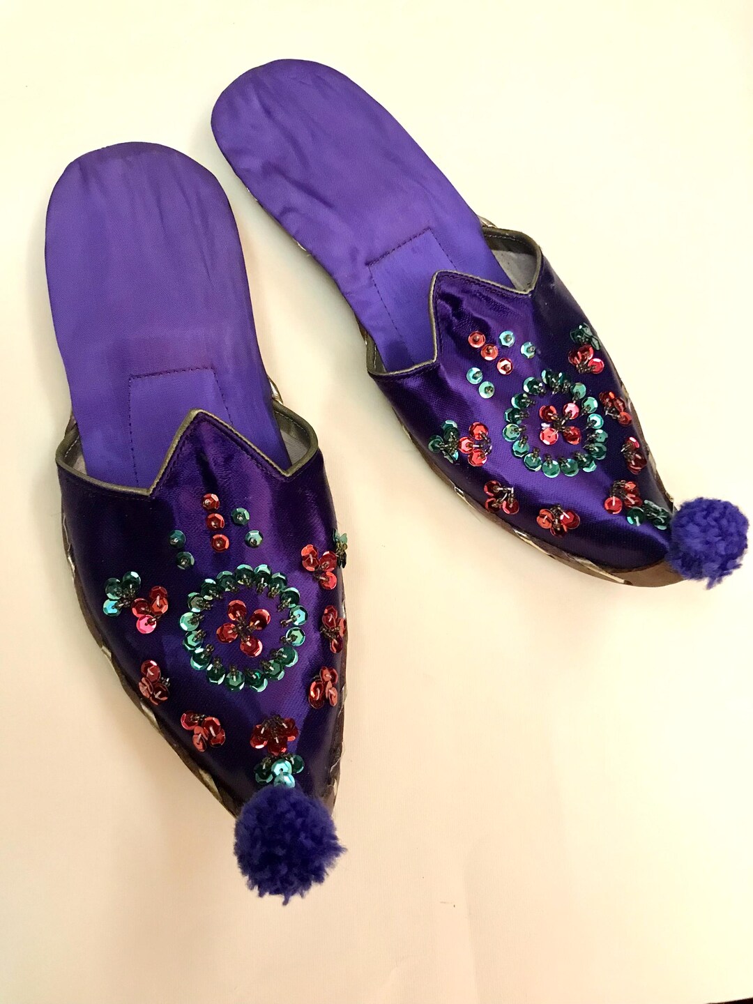 Purple Flat Indian Slippers With Embroidered Sequined Design and Purple ...