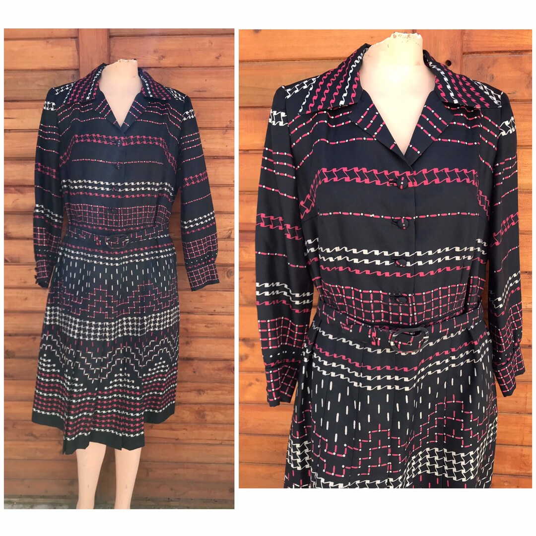 60s Preppy Dress With Pleated Skirt, Buttoned Bust, Pointed Collars ...