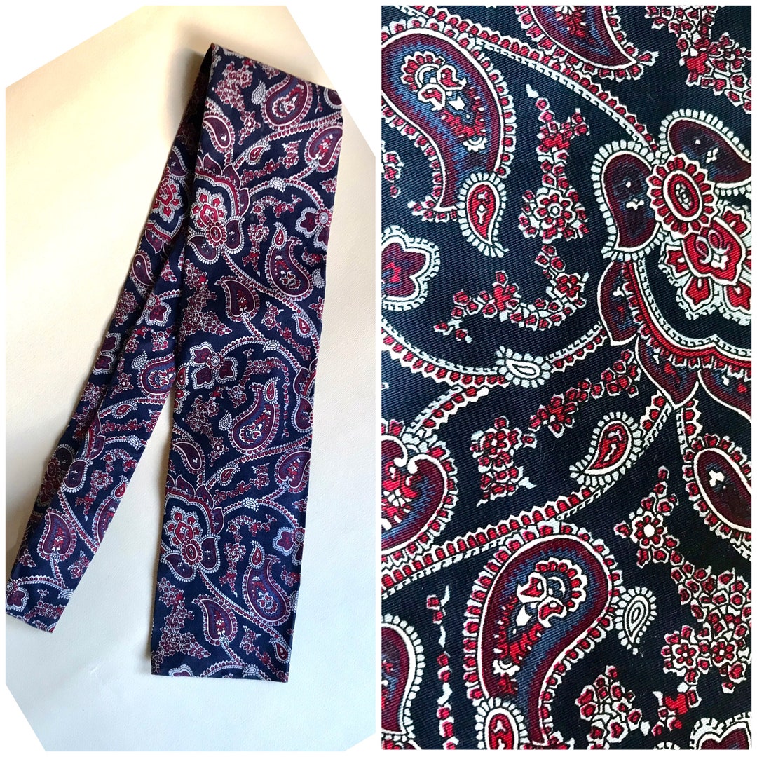 Montgomery Ward 70's Vintage Square End, Paisley Necktie in Red and ...
