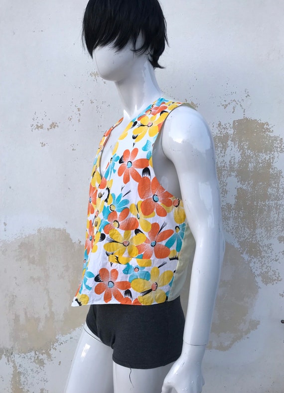 80's vintage crazy kitschy vest featuring multi color… - Gem