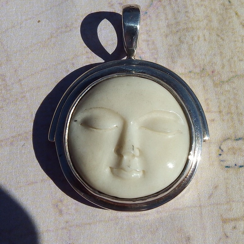 Face Pendant - Etsy