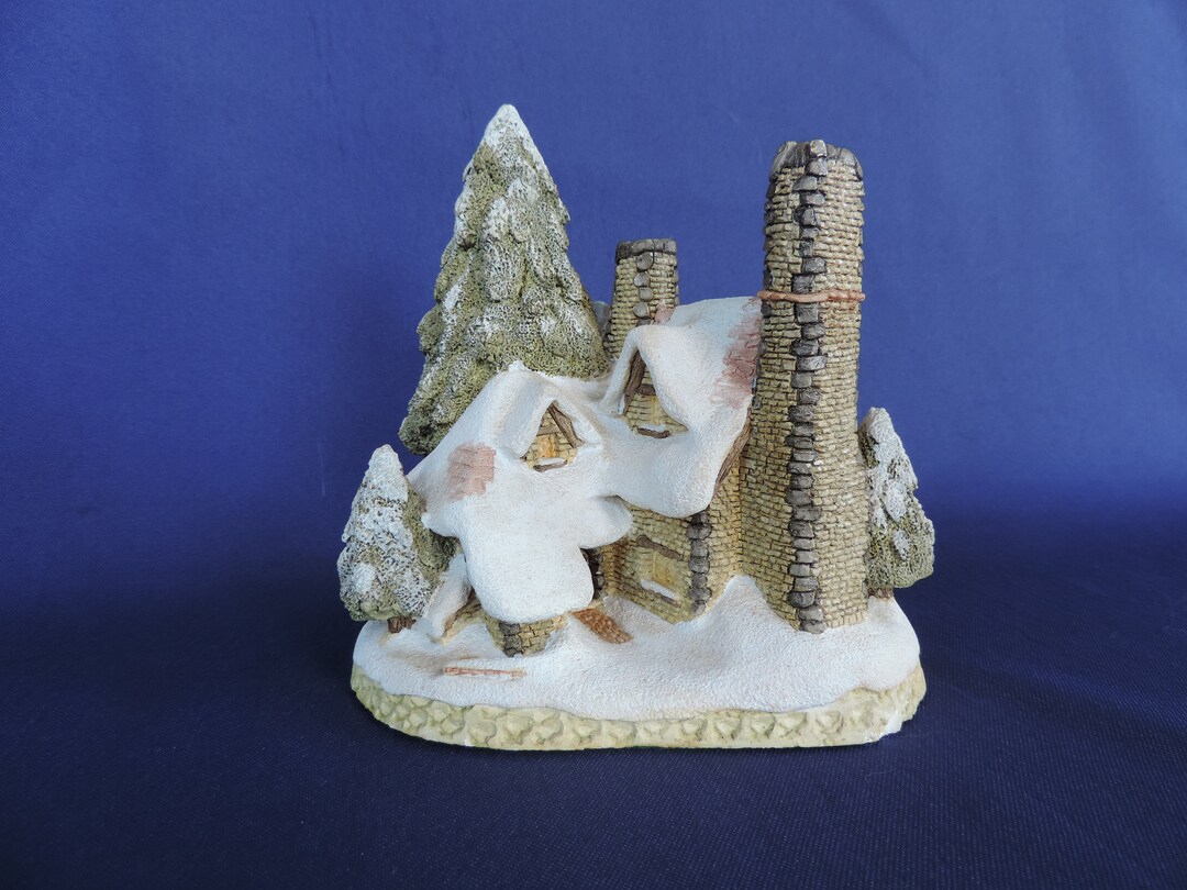 Vintage David Winter Snow Cottage, Hand Made and Painted in John Hind ...