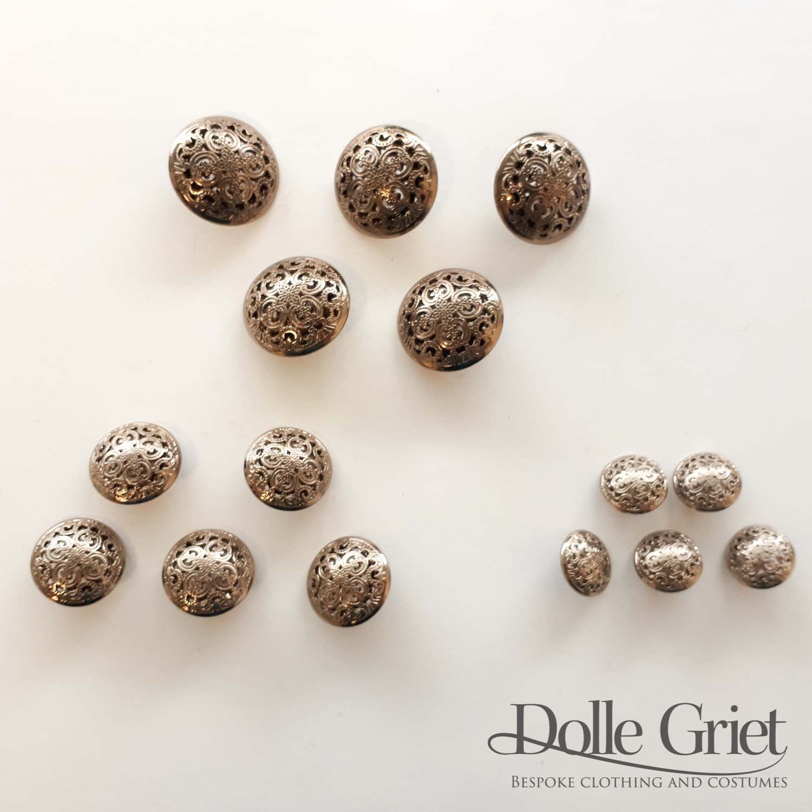 Filigree Metal Buttons in Light Brass - Set of 5 - Etsy