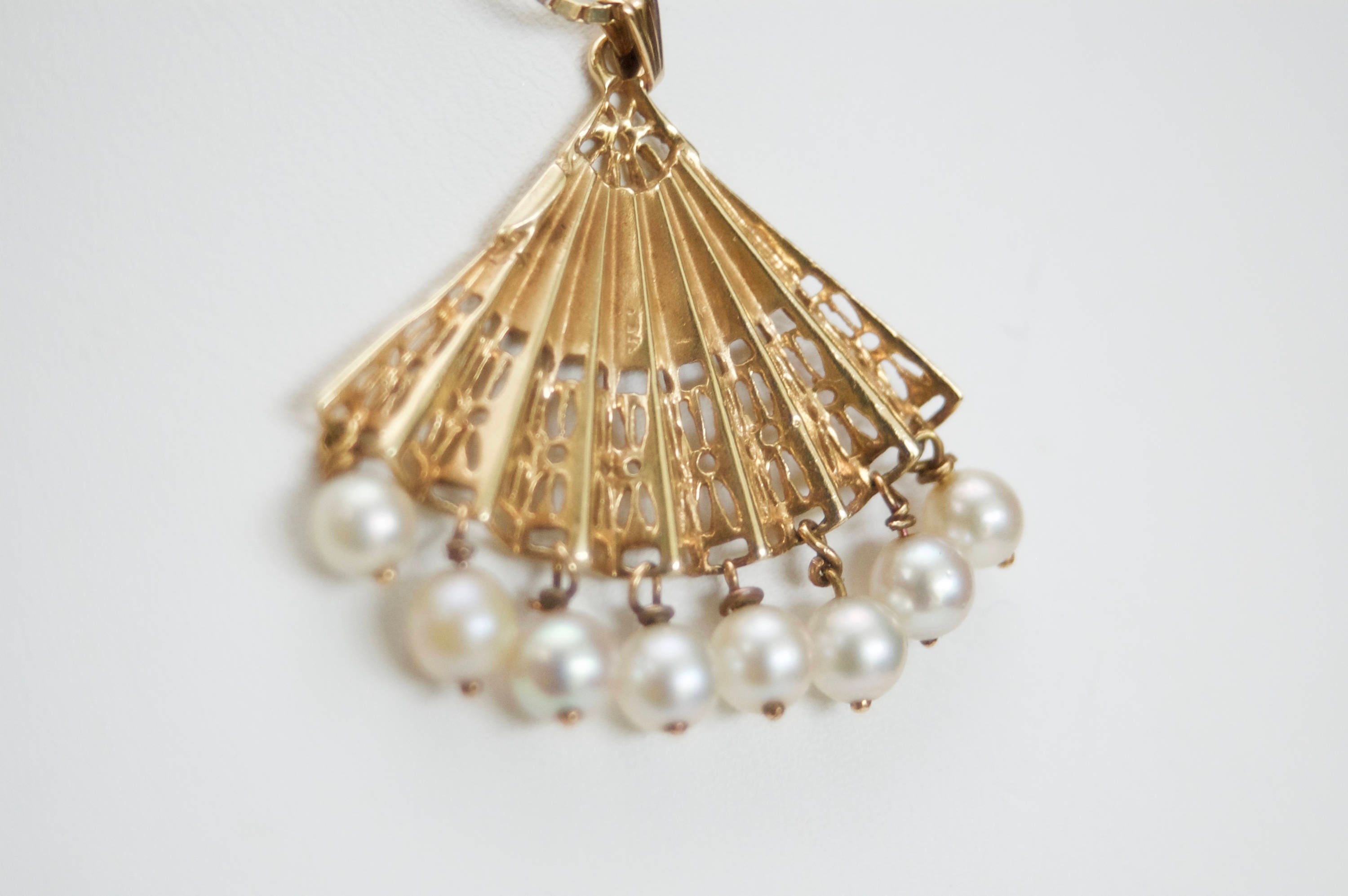 14K Yellow Gold Hand Fan Pendant W Eight Natural Pearls 4.1grams - Etsy