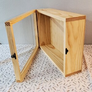 18 X 12 1/2 X 5 1/4 Wooden Shadow Box / Hinged Glass Lid / Display Case ...