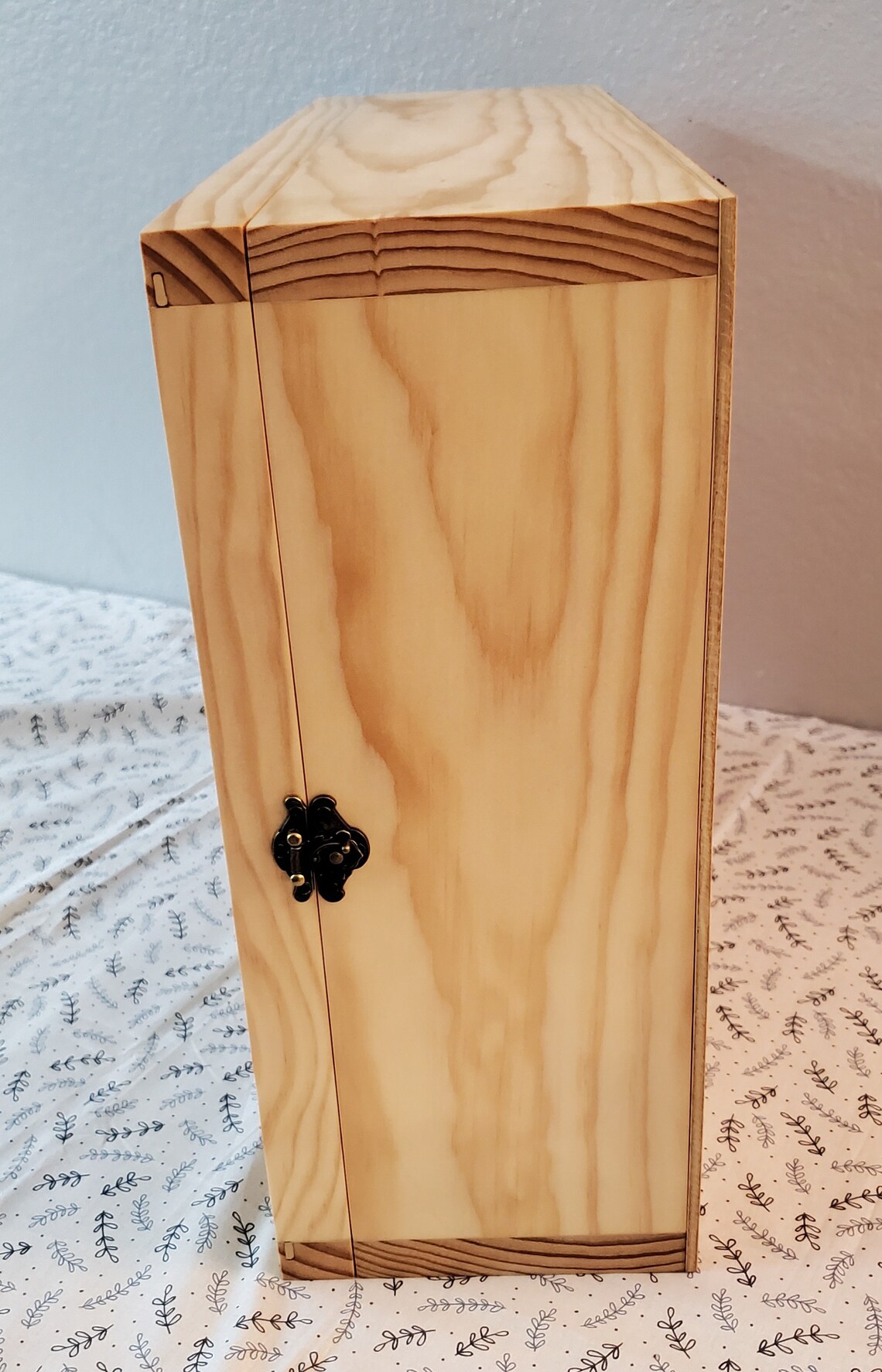 18 X 12 1/2 X 5 1/4 Wooden Shadow Box / Hinged Glass Lid / | Etsy