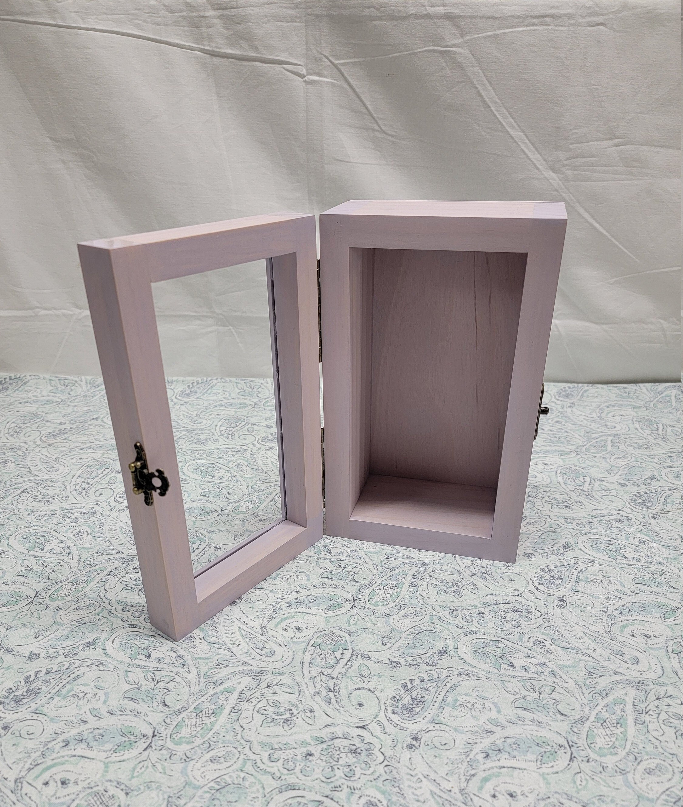 7 1/2 X 4 X 3 1/2 Wooden Shadow Box / Hinged Glass Lid / - Etsy