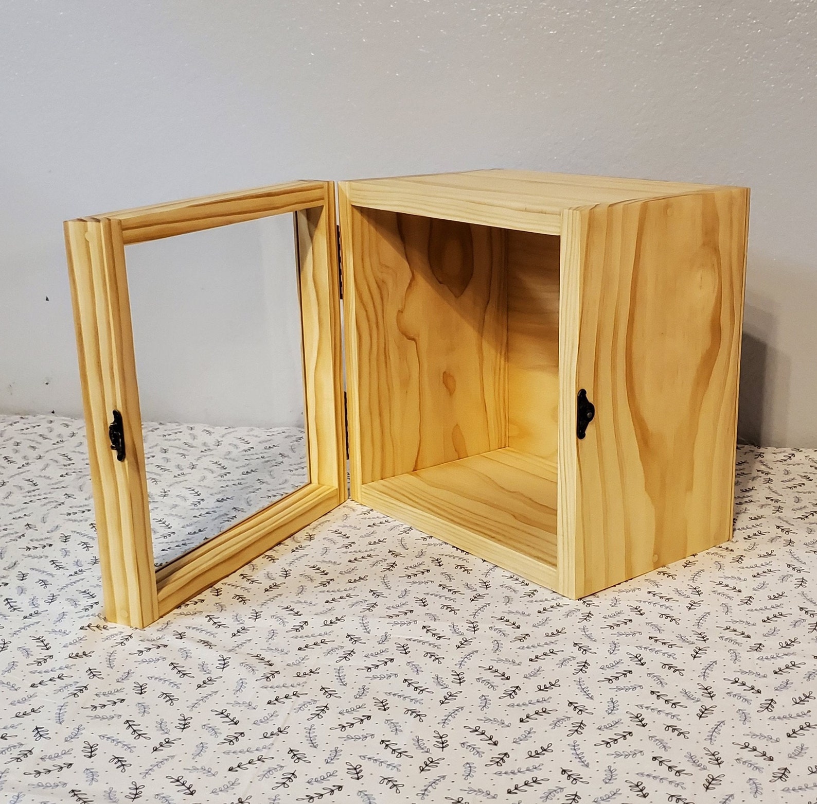 10 X 10 X 8 1/4 Wooden Shadow Box / Hinged Glass Lid / Display | Etsy