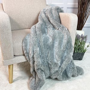 Ash Light Grey Faux Fur Throw for Bed or Sofa With Grey Faux-suede ...