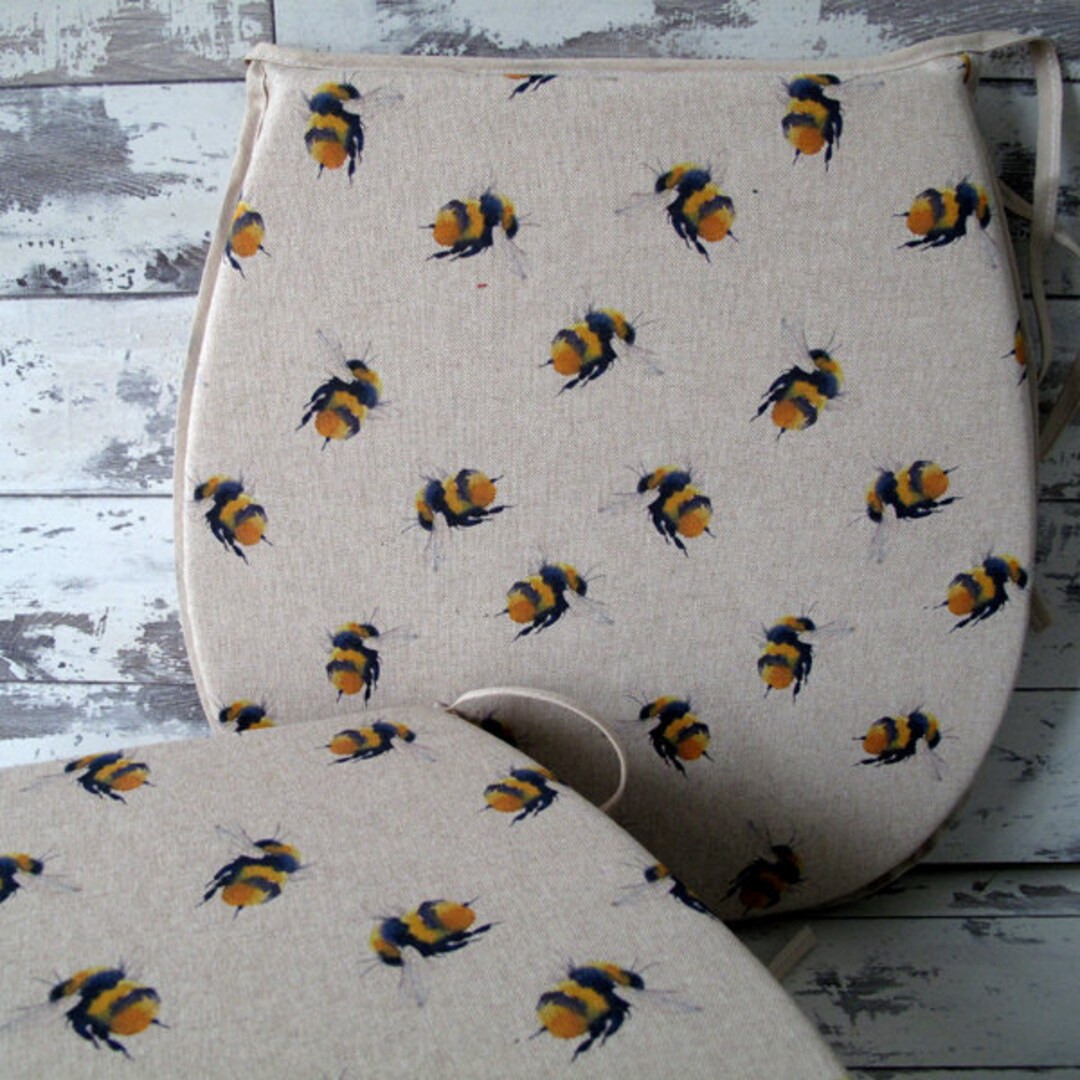Set of 4, 6 or 8 Small Bees Reversible Classic D Seat Pads, Small ...