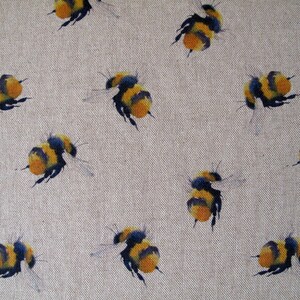 Set of 4, 6 or 8 Small Bees Reversible Classic D Seat Pads, Small ...