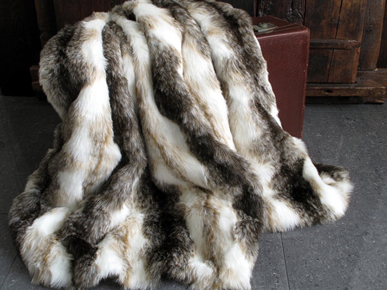 Italian Wolf Faux Fur Throw Fake Fur Blanket for Bed or Sofa | Etsy