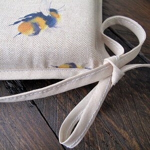 Set of 4, 6 or 8 Small Bees Reversible Classic D Seat Pads, Small ...