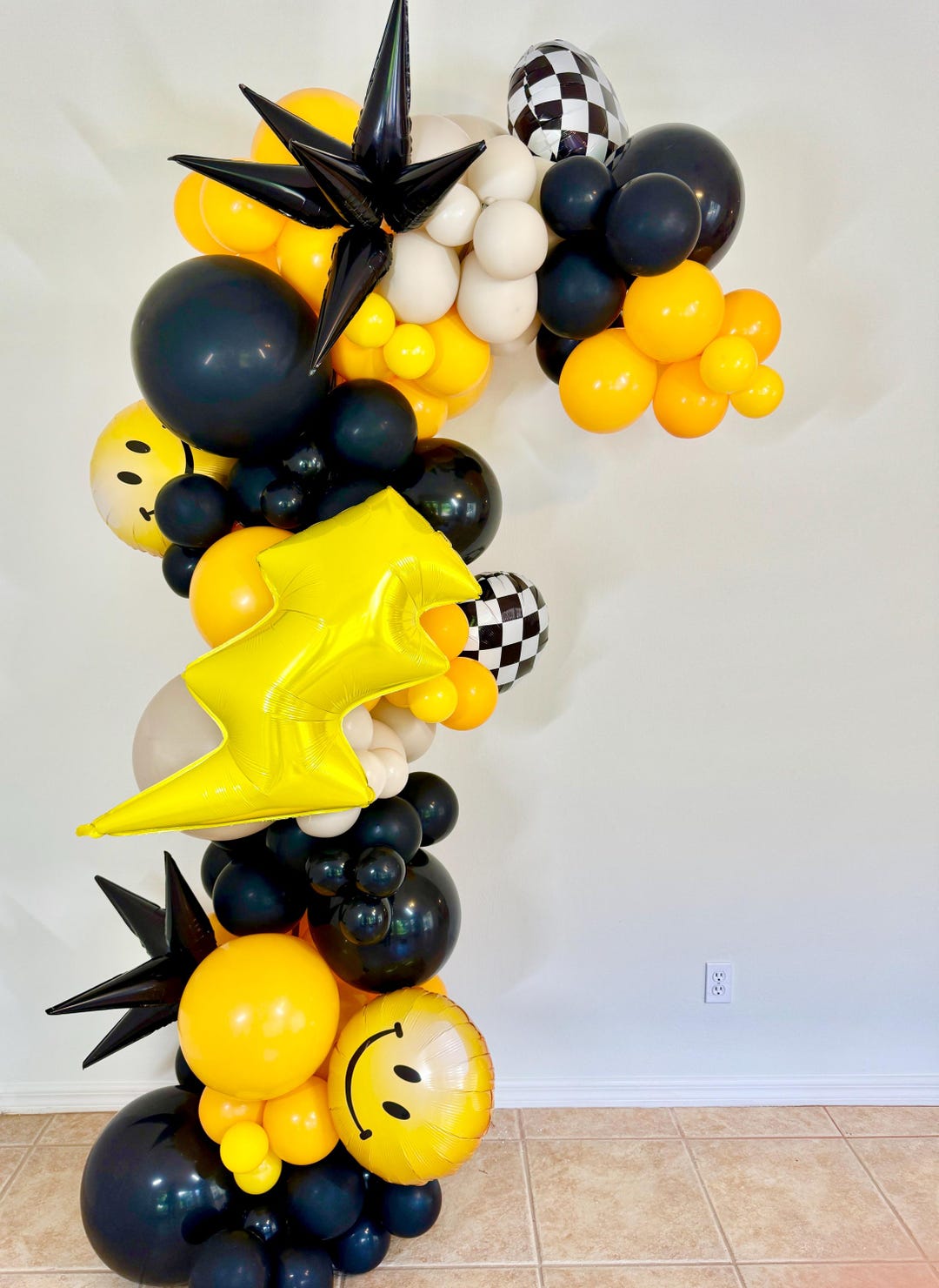 Happy Dude Balloon Garland With Smiley Bolt and Checked Balloons One ...