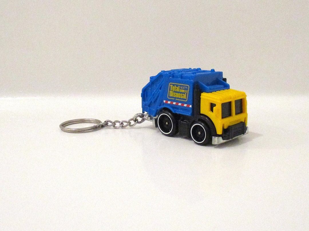 Garbage Truck, Disposal Trash Truck Keychain, Gag Gift, Recycling Gift ...
