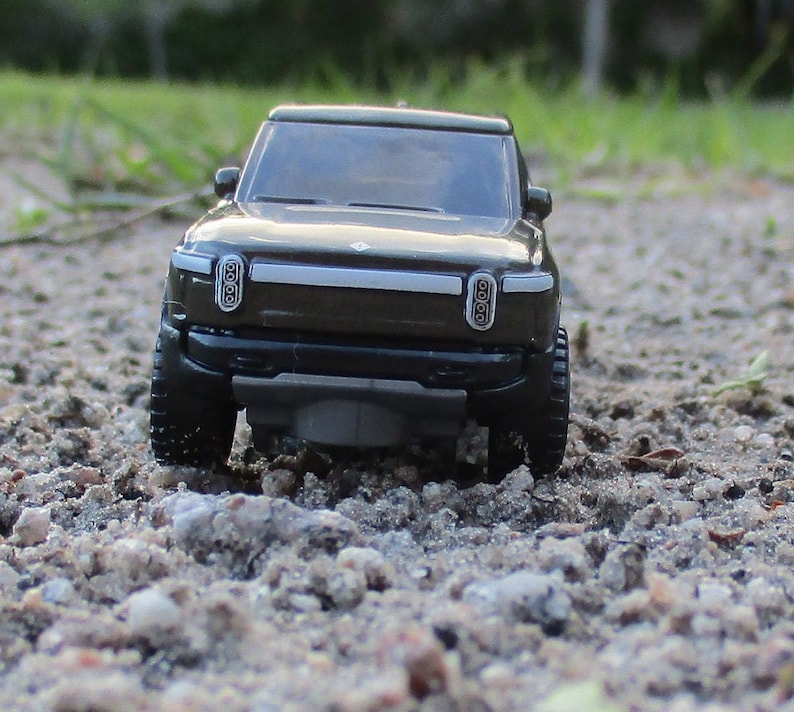 2021 Rivian R1T Green Skylight Truck Keychain, - Etsy