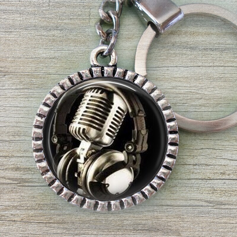 Headphone Keychain - Etsy
