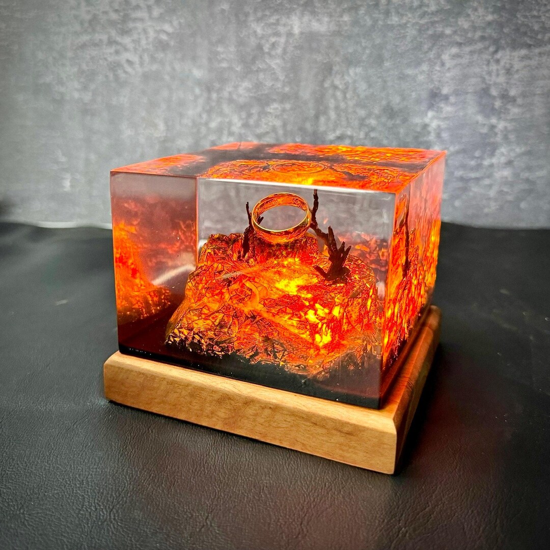 The Ring of the Dark Lord Lamp, Custom Epoxy Resin Lamp, Lighting Home ...
