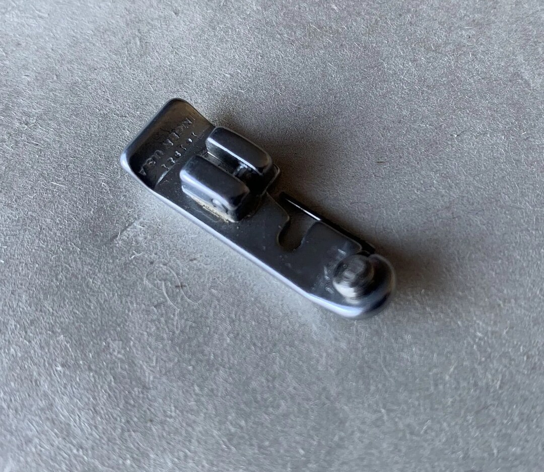 Vintage Singer Old Style Slant Snap-on Overcast/over-edge Foot for ...