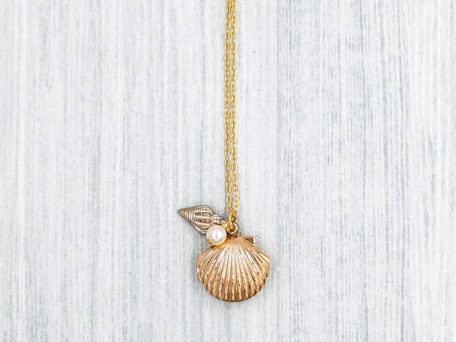 Seashell Locket Necklace Gold Sea Shell Pendant Necklace - Etsy