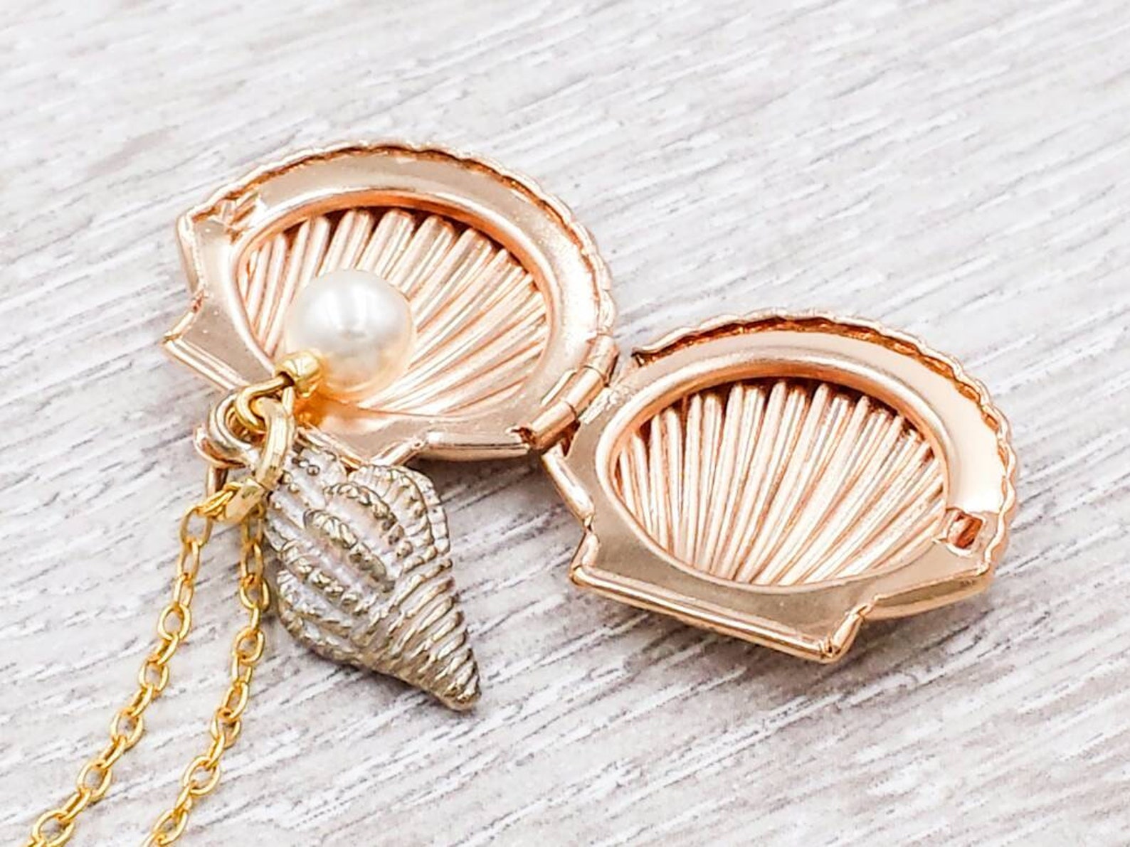 Seashell Locket Necklace Gold Sea Shell Pendant Necklace - Etsy