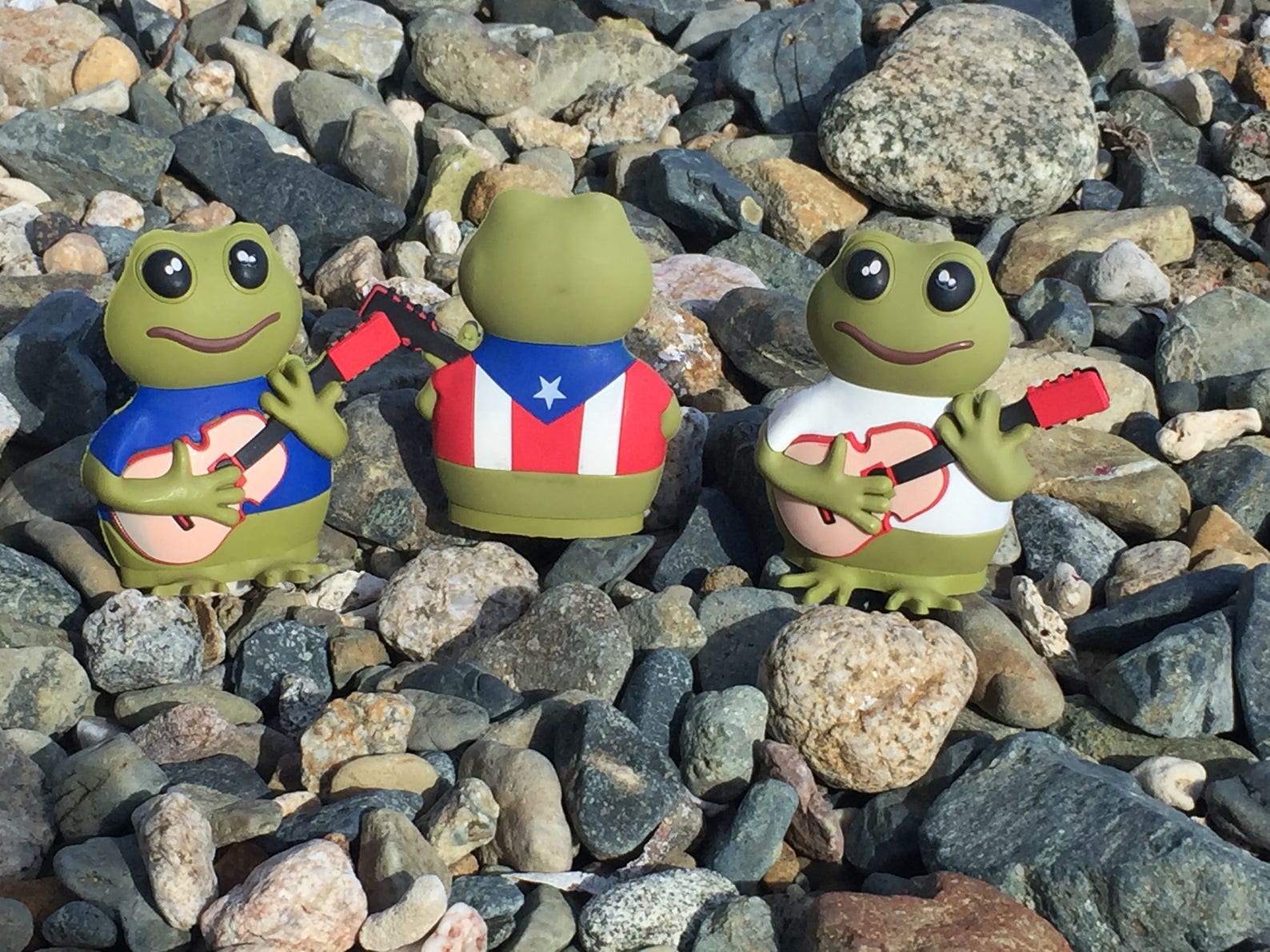 Trio Coqui Figurines - Etsy