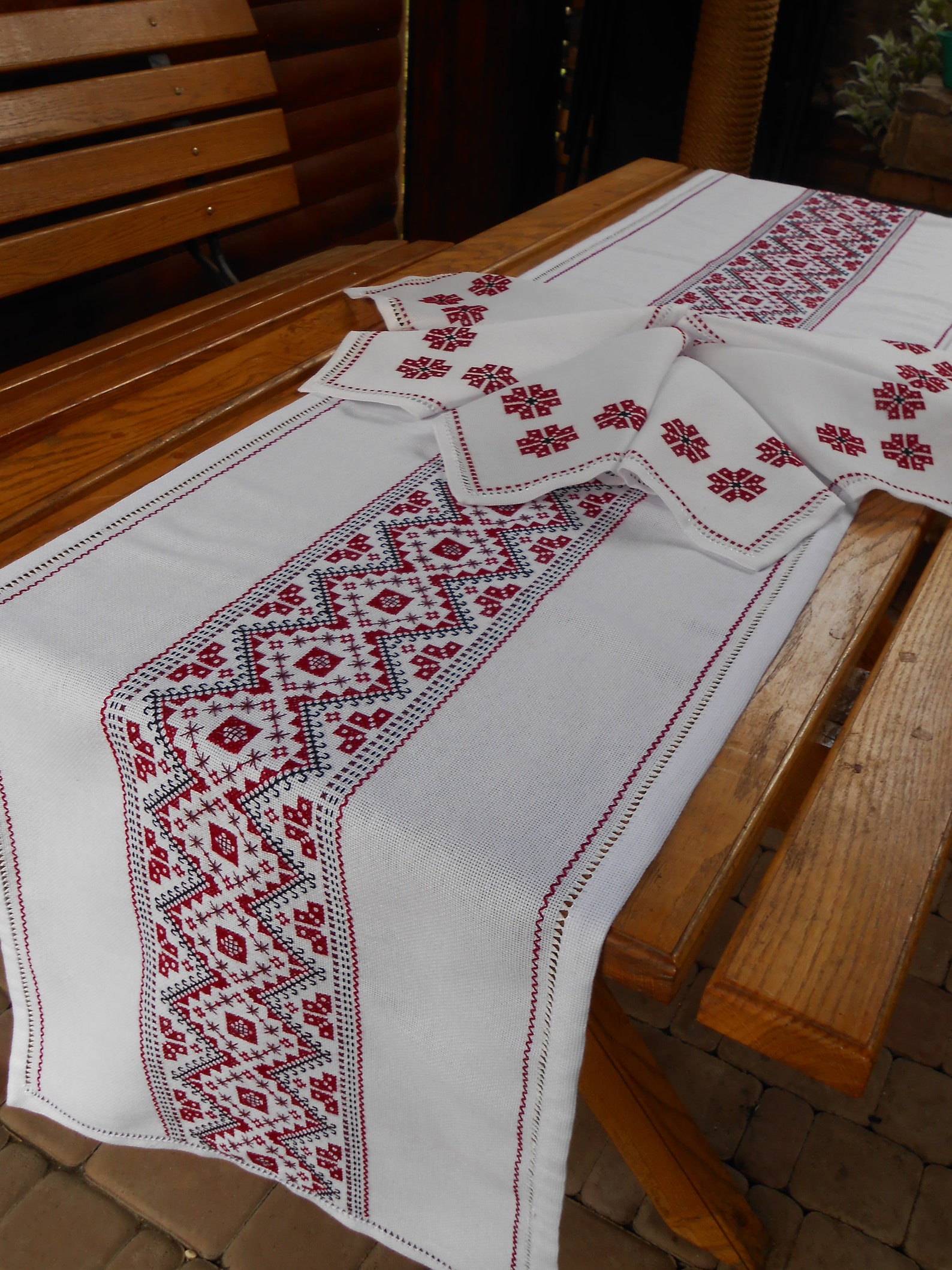 Embroidered Table Runner and Napkins Table Runner Hand Embroidered Long ...