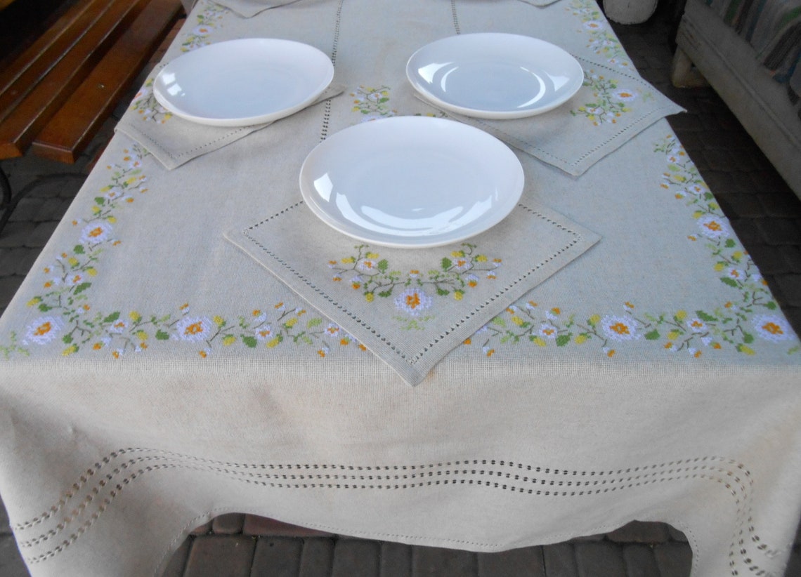 Embroidered Tablecloth With Daisies6 Embroidered Napkins Hand - Etsy