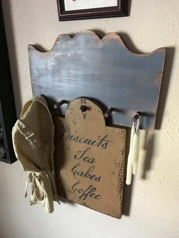 Primitive Scalloped Top Peg Rack | Etsy