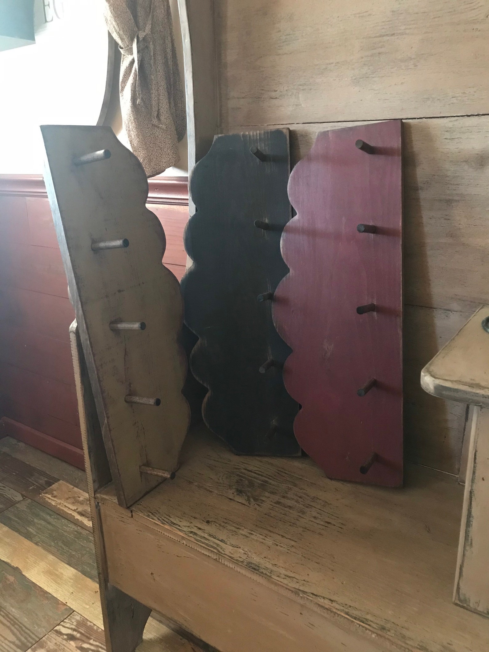 Primitive Colonial Round Top Scalloped Peg Rack - Etsy