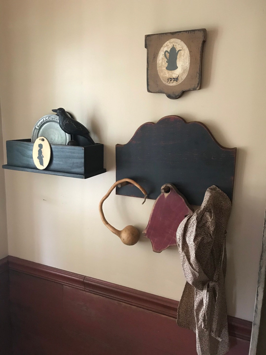 Primitive 3 Peg Scalloped Peg Rack - Etsy