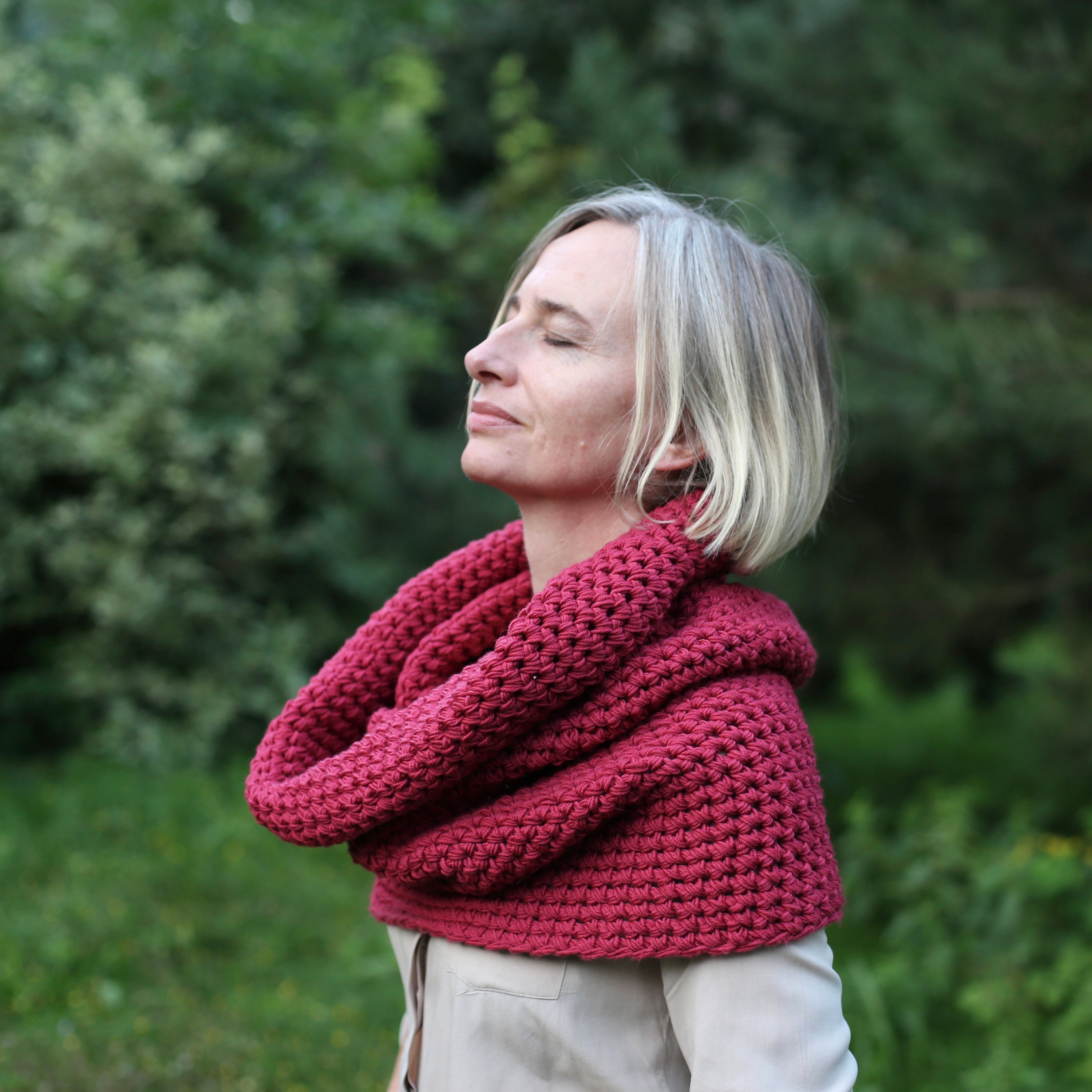 Oversize merino wool cowl handmade wrap faded red XXL one - Etsy Polska