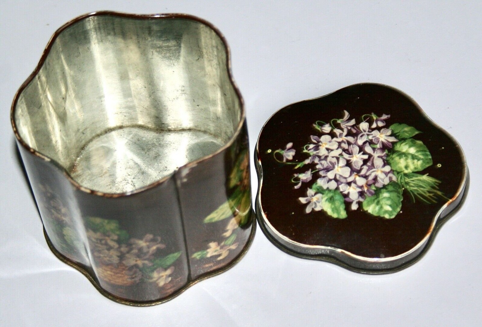 1950'S Vintage HUNTLEY & PALMERS Tin Violets in Baskets - Etsy