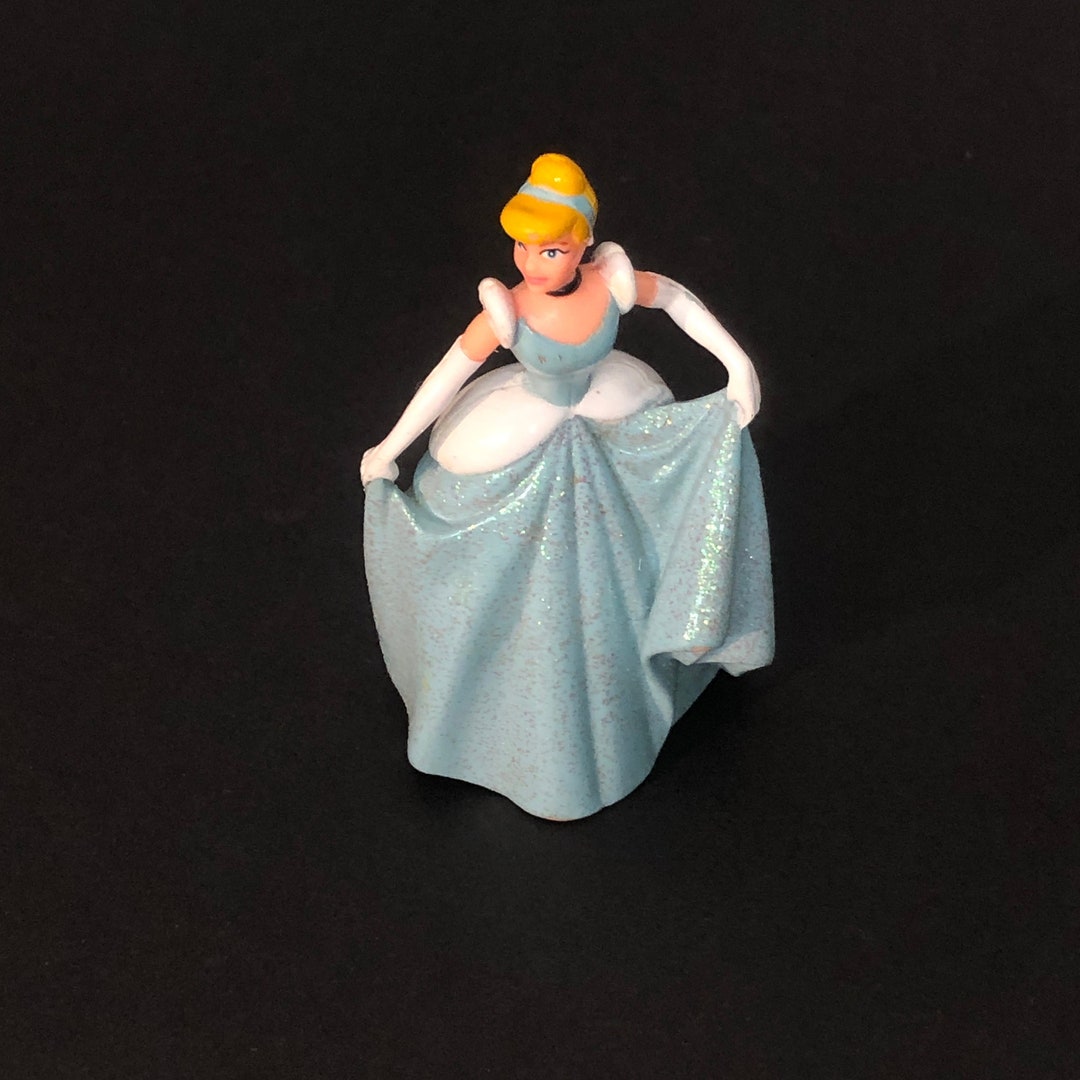 Cinderella DISNEY PVC Figure Walt Disney Collectibles, Disney Princess ...