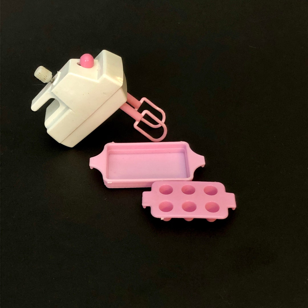 Baking With Barbie Kitchen Accessories Wind up Barbie Blender Barbie ...